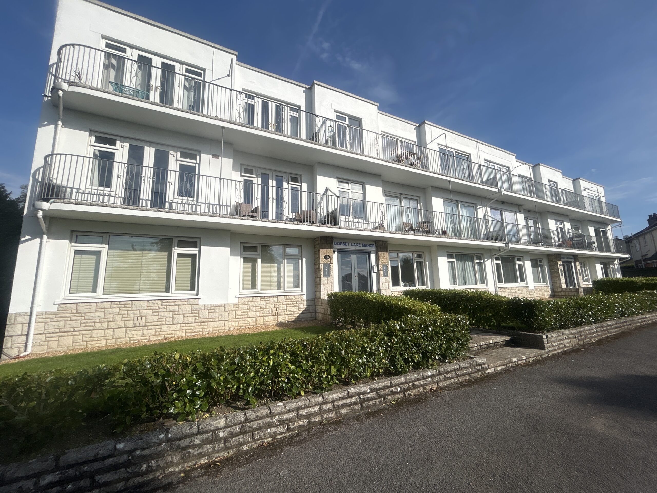 Flat 6, Dorset Lake Manor, Sandbanks Rd, Poole, BH14 8EL (27955 ...